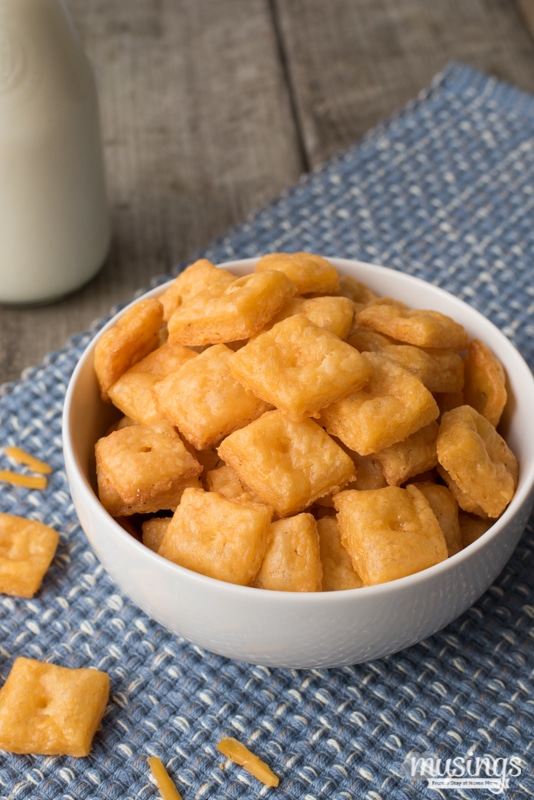 Easy Homemade Cheese Crackers Recipe (Just 6 Simple Ingredients)