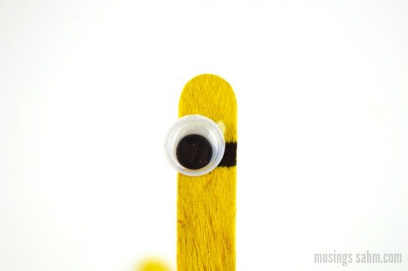 How to Make Minion Stick Puppets - Living Well Mom