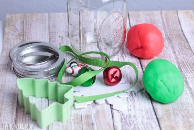 How to Make a Creative Christmas Playdough Kit for Kids (with Printables)